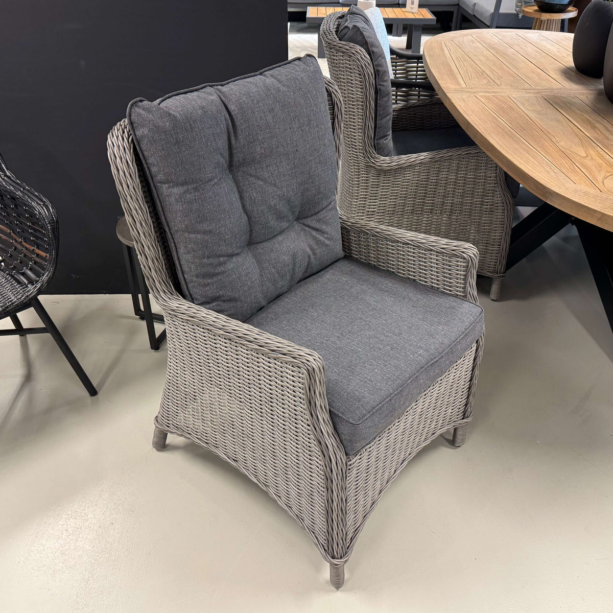 Belito Earl Grey Wicker Tuinstoel Showroommodel - Premium Rieten Dining ...